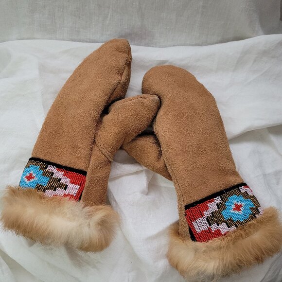 Astis | Accessories | Astis Handmade Beaded Leather Suede Mittens ...